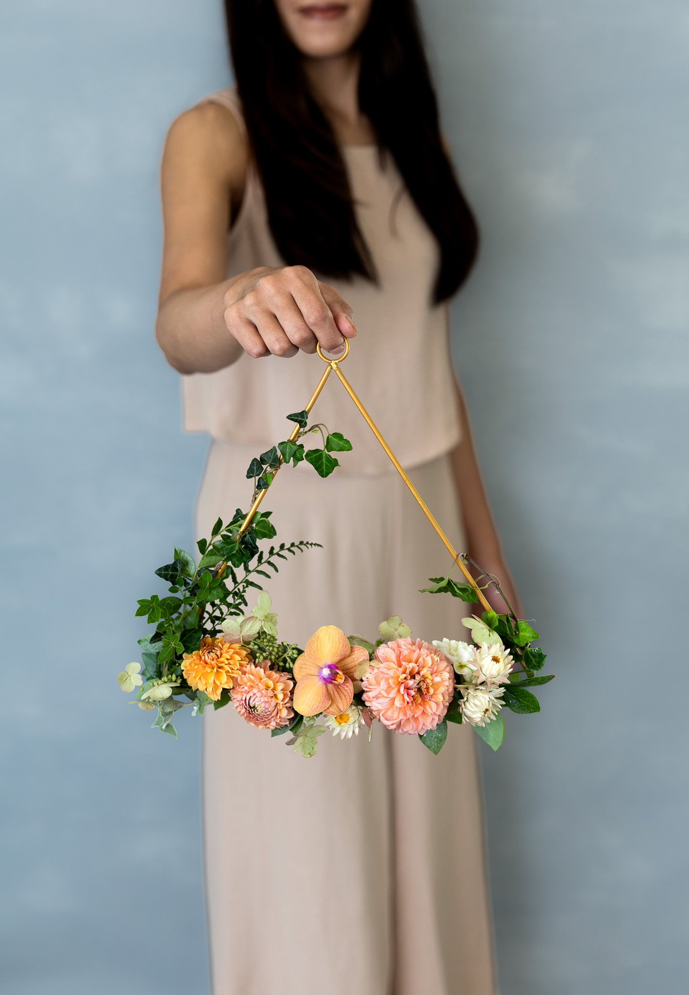 Bouquet Recipe: How to Make a Triangle Hoop Wedding Bouquet - kokofloral.com