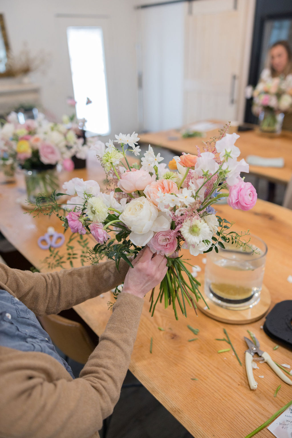 Wedding Bouquet Workshop using StemSlider Tool - kokofloral.com